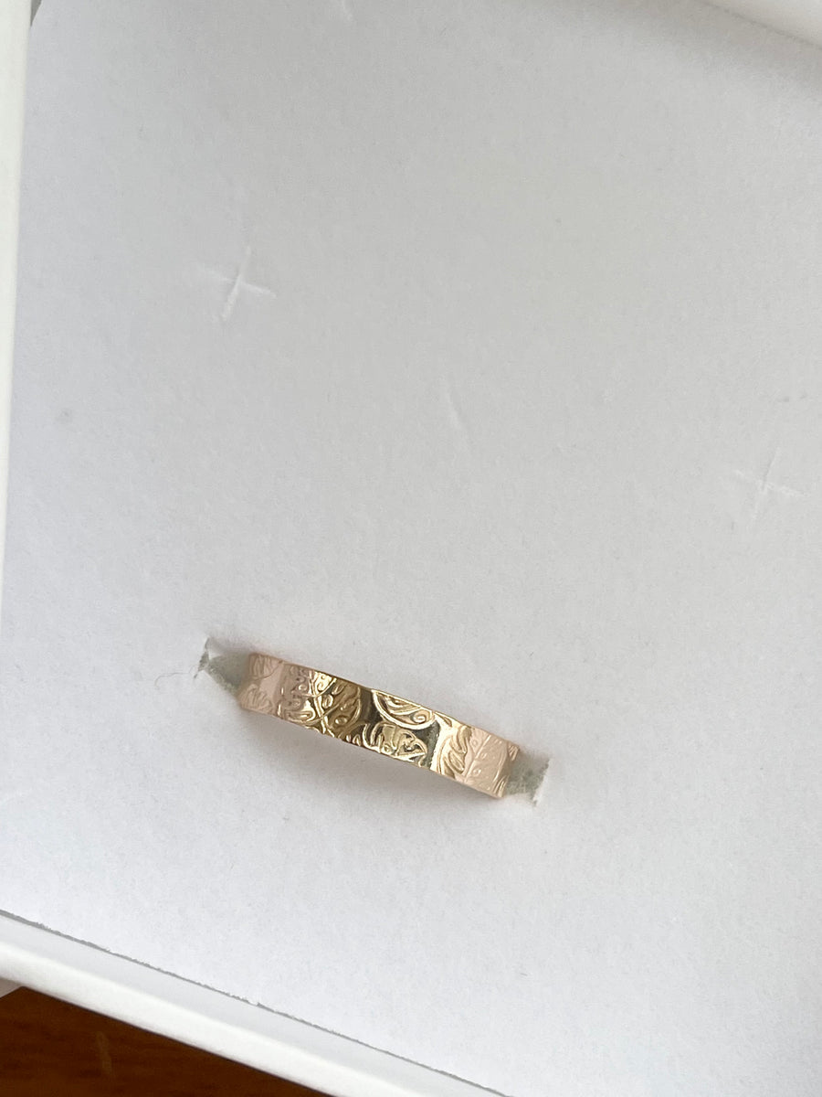 Stamped Monstera Ring – KIKINEKRAFTS